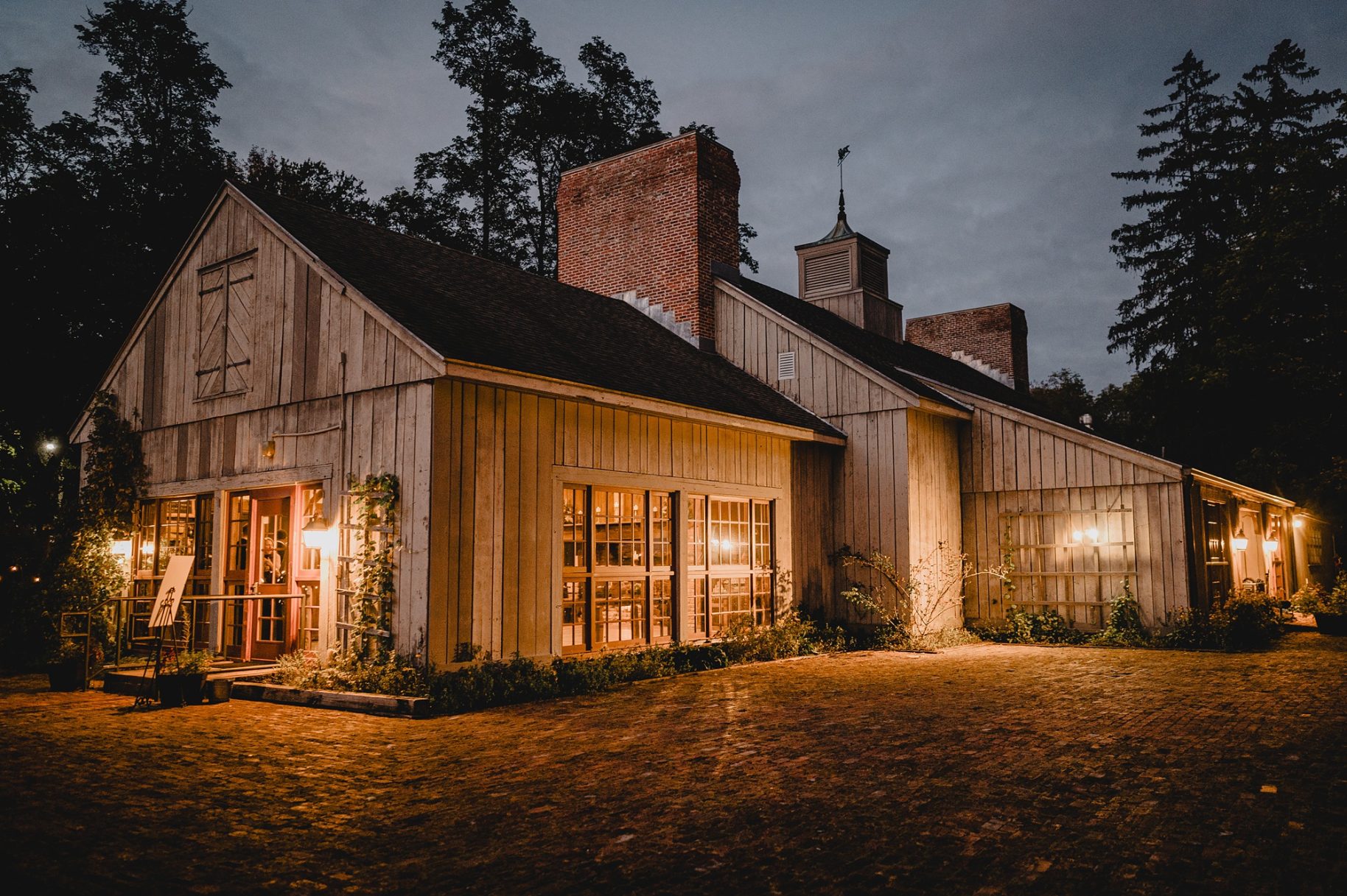 Photographer's Guide to Waterloo Village Weddings - J&R Photography