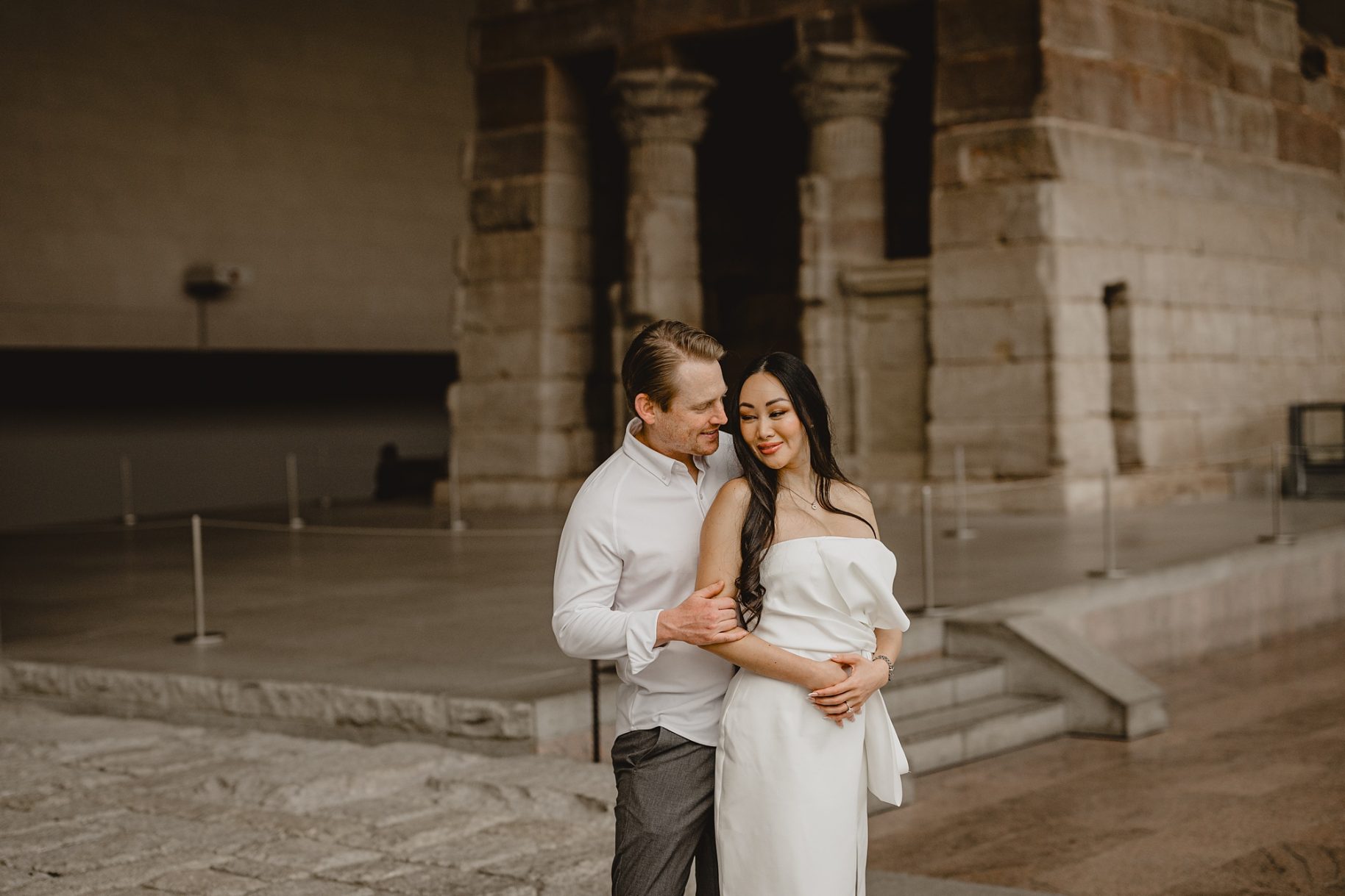 The Met Museum Engagement Session in NYC | Grace & Andrew - J&R Photography